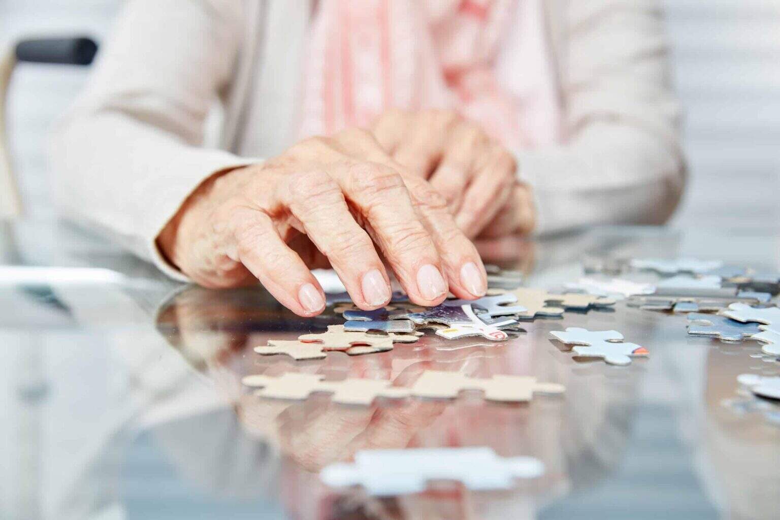 Parkinsonin tauti ja taudin oireet - Suomen Seniorihoiva